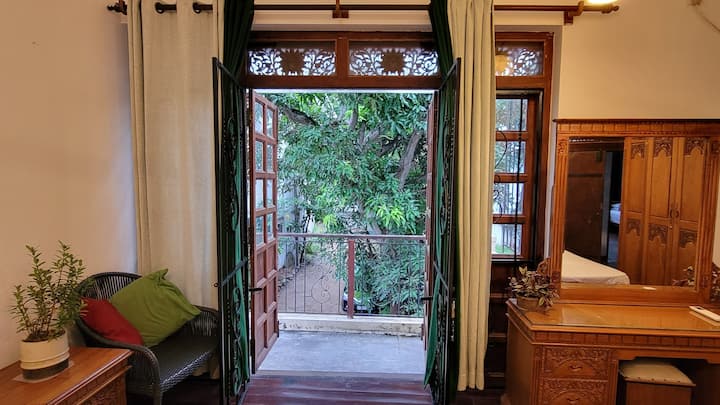 Family Room In City Oasis With Hot Tub - Colombo