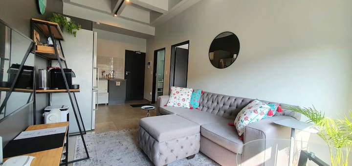 #15 1br Unit With Generator/free Parking/wi-fi/gym - Sandton