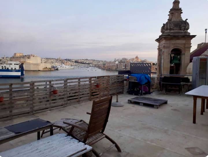 Harbour View Apartment - La Valette