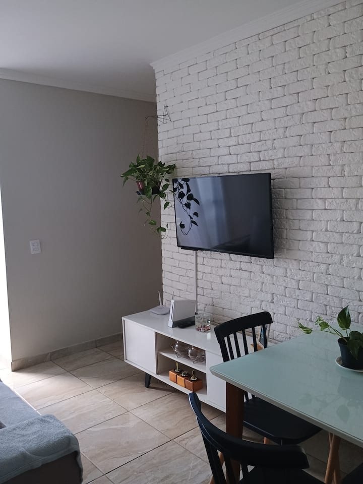 Apto 2 Quartos/com Suíte/piscina/ Academia/garagem - Serra