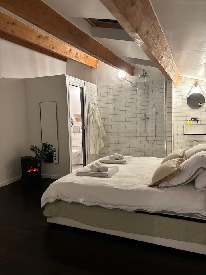 La Tour Des Murmures - Port-de-Bouc