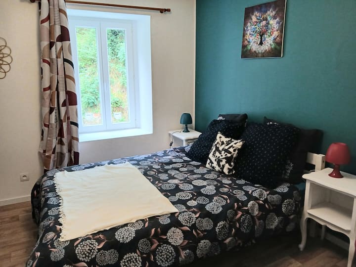 Chambre Familiale 3 Pers - Petit Déjeuner Inclus - Saint-Nectaire