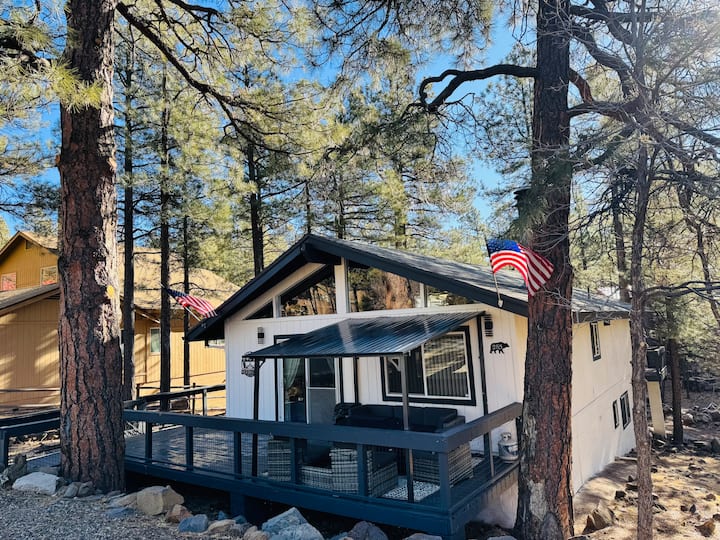 Dream Weaver Cozy Cabin - Munds Park, AZ