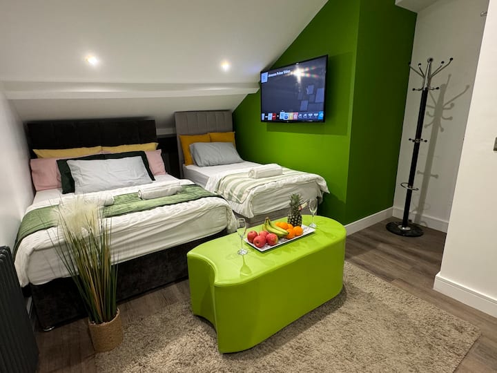 Penthouse Luxury Apartment Private Parking Sleep 4 - Huddersfield
