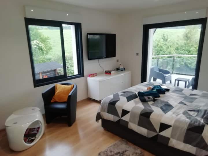 Jolie Suite Avec Piscine Dans Villa Au Calme - Drôme
