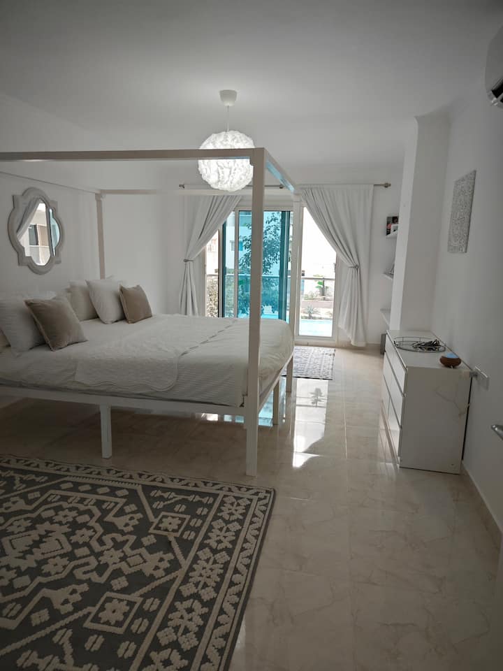 Chic Central Flat With Pool View. - Hurghada