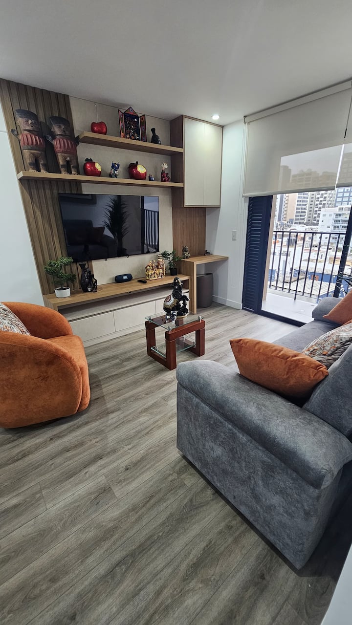 Moderno Departamento En Miraflores - Lima