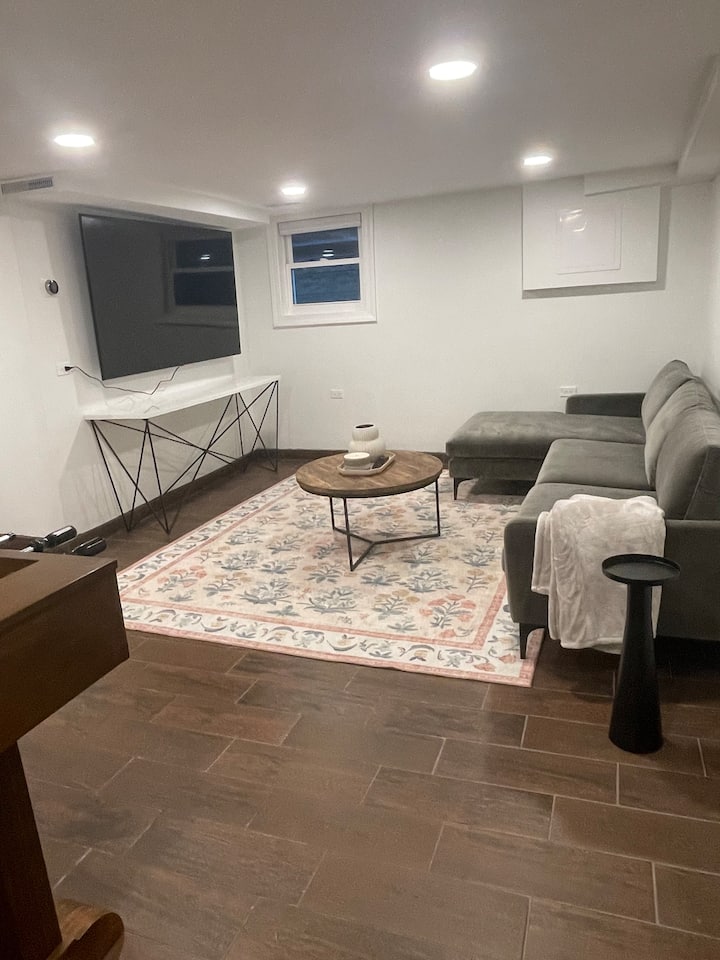 Safest Area In Brewery District Near Wrigley & El - Chicago, IL