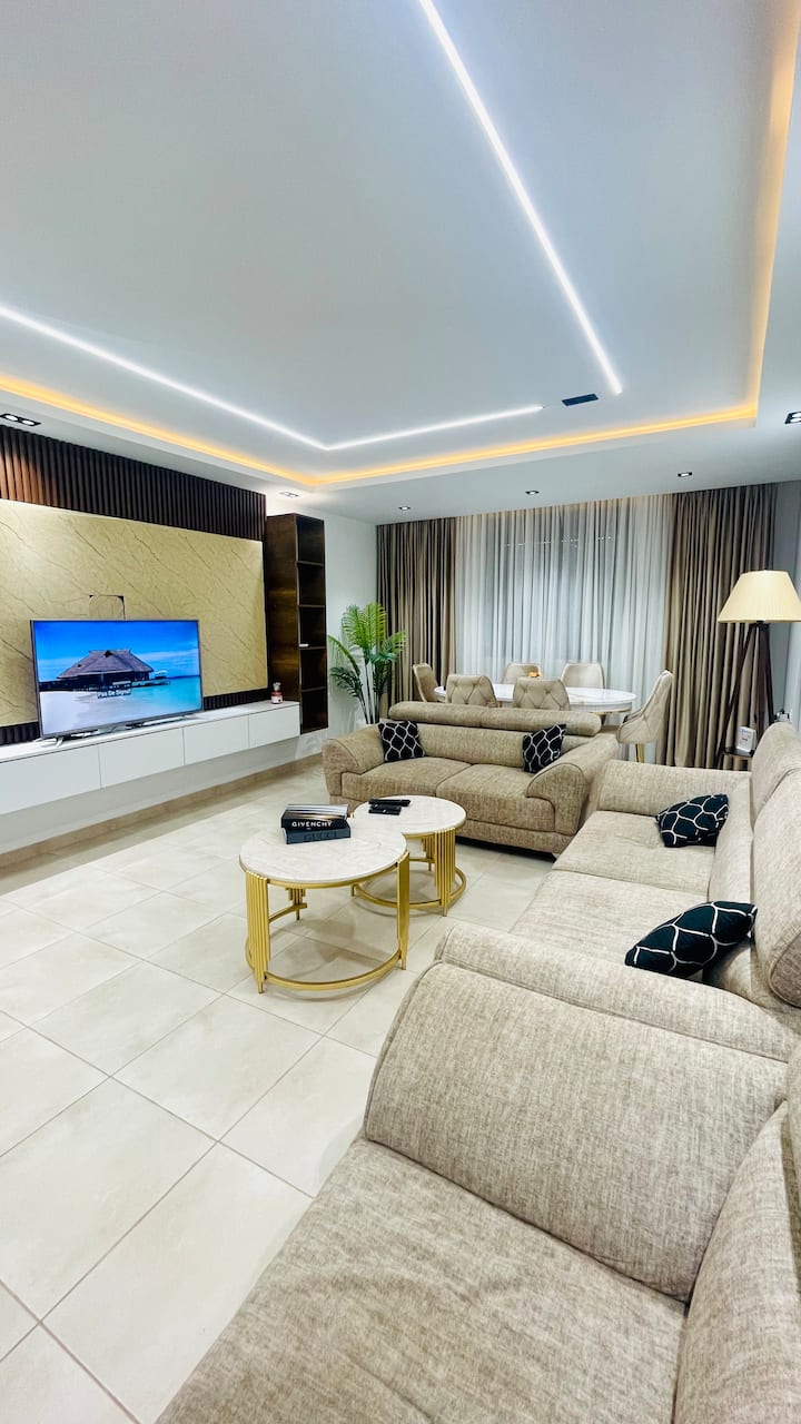 Joli T4 /150m2 / 6 Pers/ Parking Sous-sol - Oran