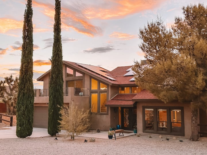 Walk Into Joshua Tree Park, Huge Spa · The Lodge - Yucca Valley, CA