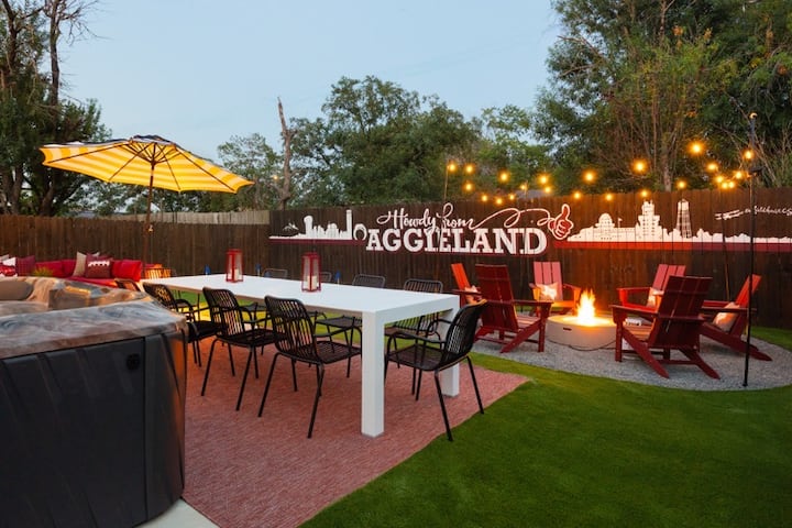 A&m Luxury Game Day House - 1 Mile To Kyle Field! - Bryan, TX