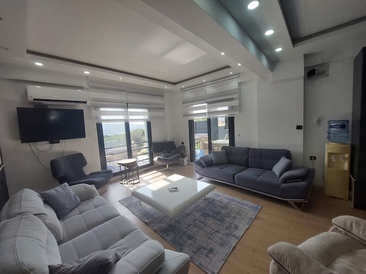 Muhteşem Havuzlu Lüks Villa - Alaçatı