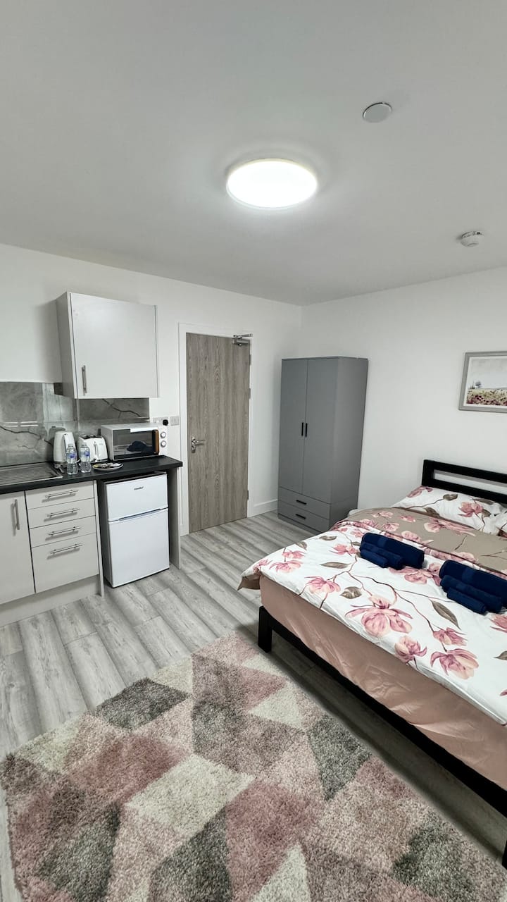 Big Room In Cardiff Near City Centre Nice Place - Cardiff