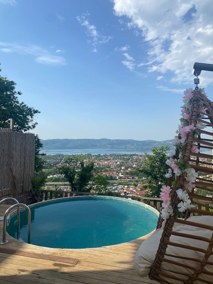 Göl Manzaralı 1+1 Isıtmalı Havuzlu - Sapanca