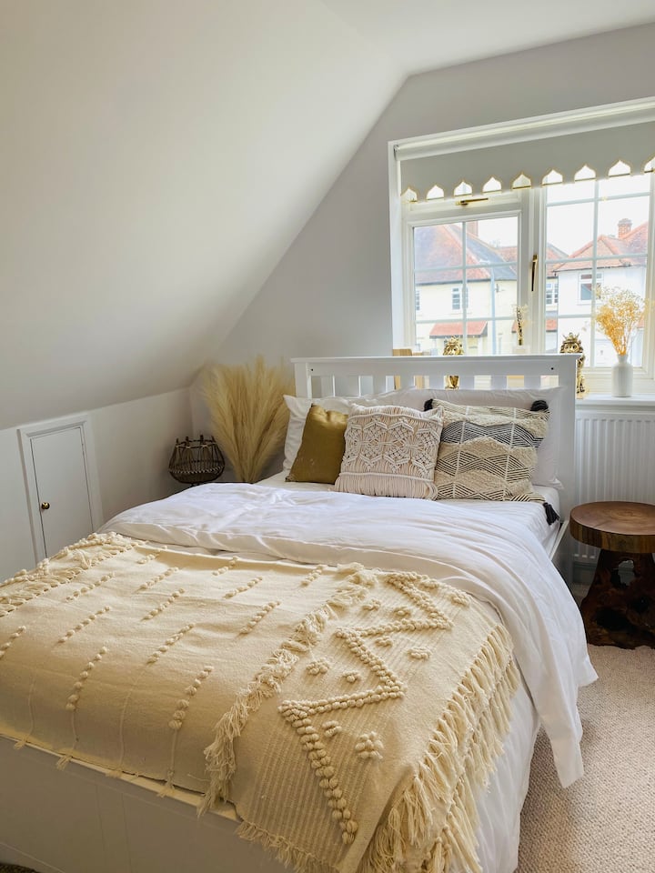 The Weave - Saffron Walden