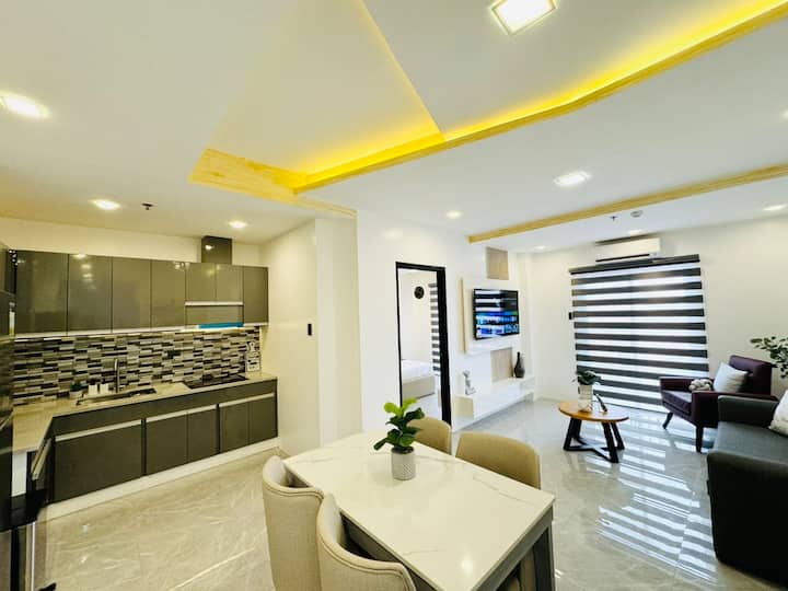 Cozynest: Modern Luxury Smart 2-br Unit 303 - Angeles