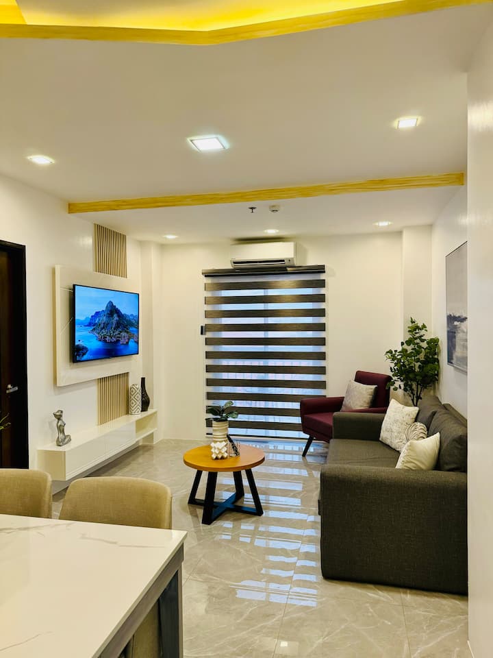 Cozynest: Modern Luxury Smart 2-br Unit 303 - Mabalacat