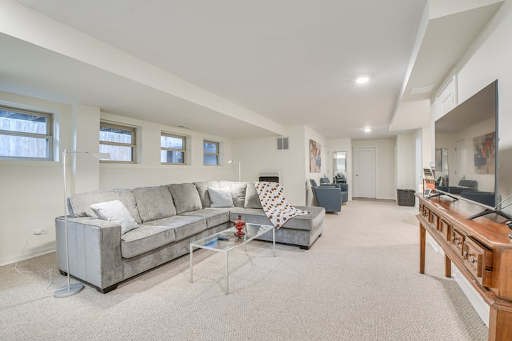 Walk To Lake Michigan: Chicago Apt W/ Yard - New City - Chicago