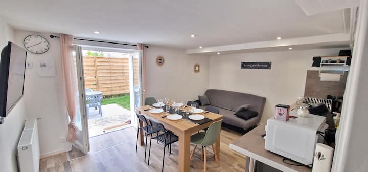 Maison Aurillac - 2 Chambres - Parking Gratuit - Aurillac