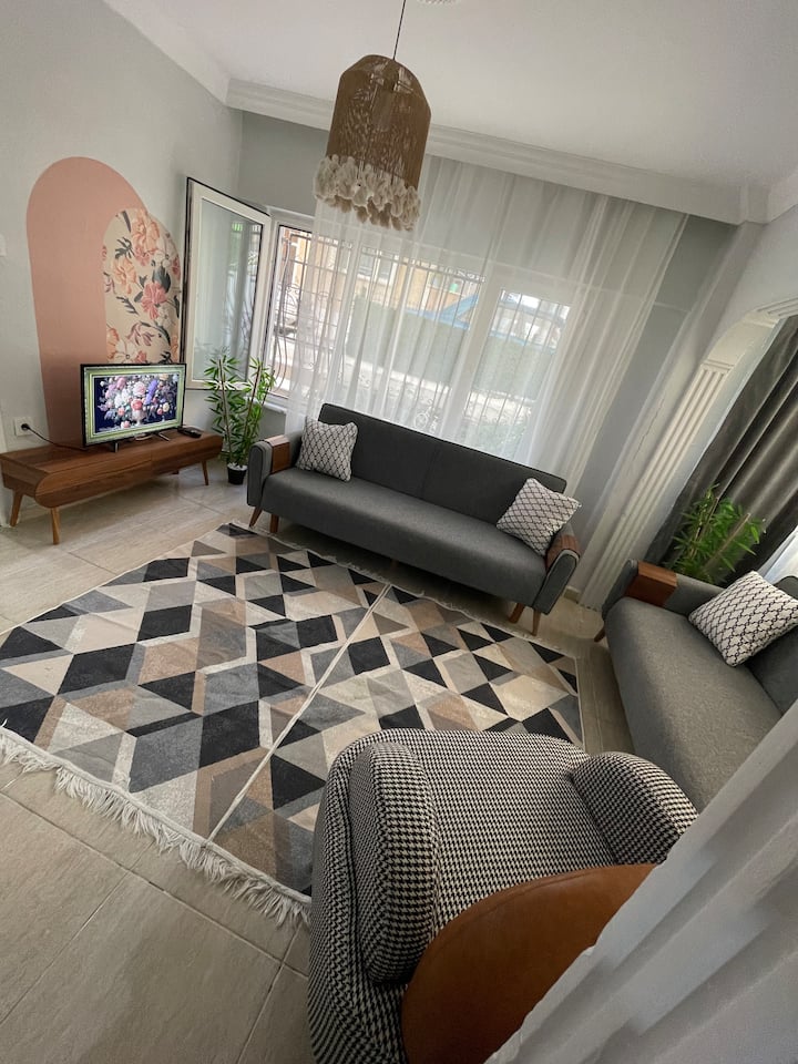 Denize 50 Metre Müstakil Girişli - Çınarcık