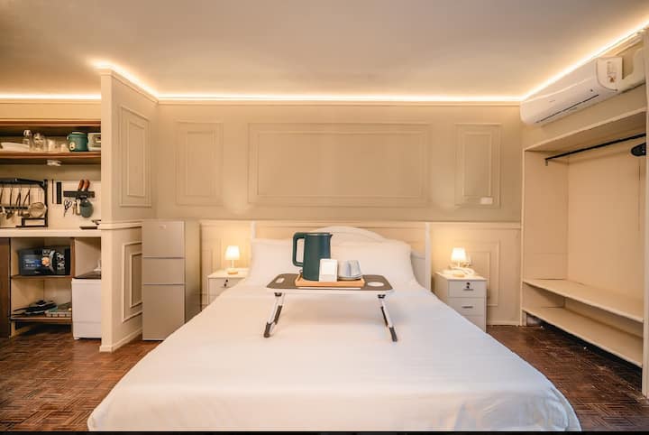 8 Bed 8 Bath Serviced Mansion - Bangkok