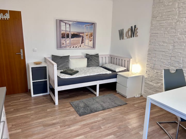 Nähe Karlsruhe-stadt
Möbl.großes Zimmer M.aussicht - Karlsruhe
