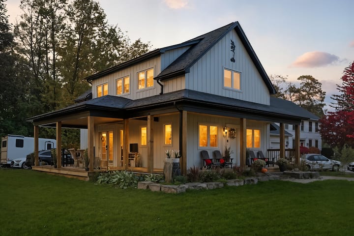 Luxury Spruce Suite Historic Notl - Sip & Stay - Niagara-on-the-Lake