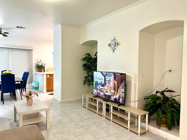 Cozy 2 King Beds 2 Baths - Las Vegas