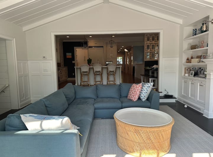 Old Greenwich Walk To Town! - Greenwich, CT