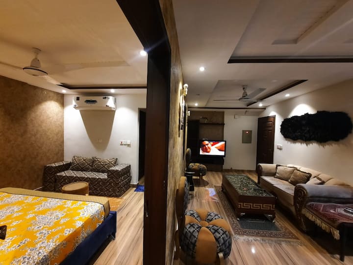 Independent Apartment In Bahria - Lahore