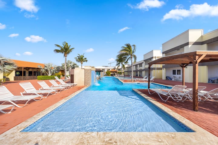 Lovely 1br1ba Condo  ~ Walk To Beach ~ Pool ~ Bbq - Aruba