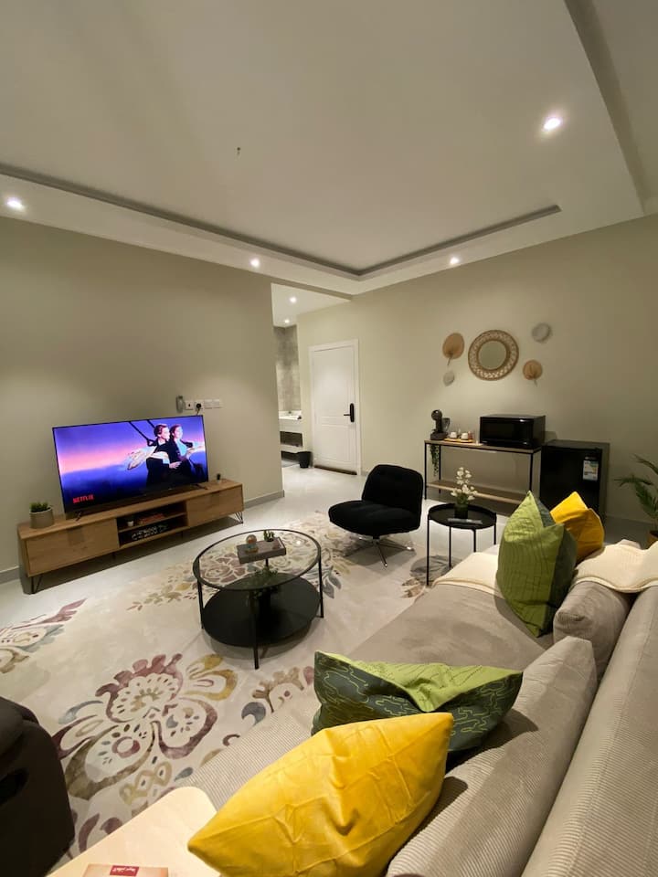 تربل فور سويت الدمام - جناح للعوائل - Dammam
