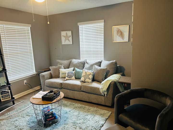 Cozy Retreat In A Historic Neighborhood - Tallahassee, FL