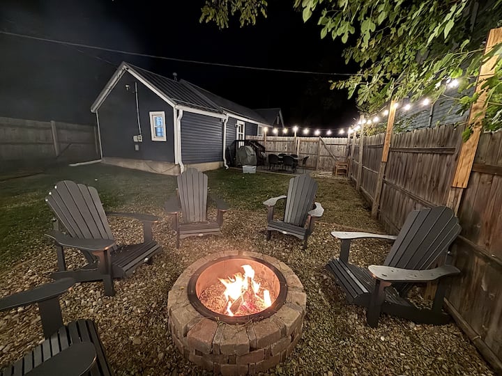 Walk To Beach | Bikes + Beach Gear + Firepit - Michigan Township