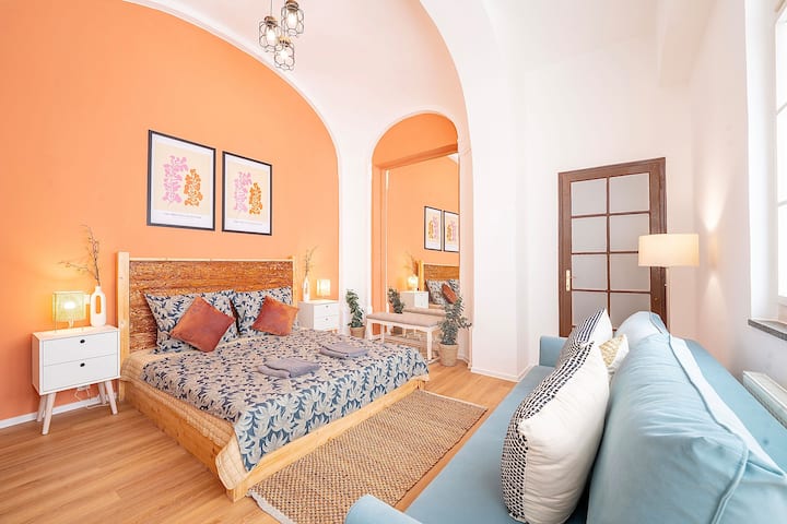 3br + 2 Bath + Patio - 100m To Old Town Square - Prague