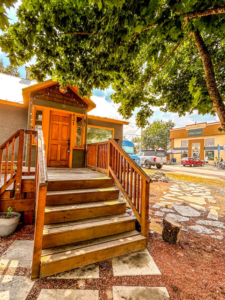 The Cedar Room - Revelstoke