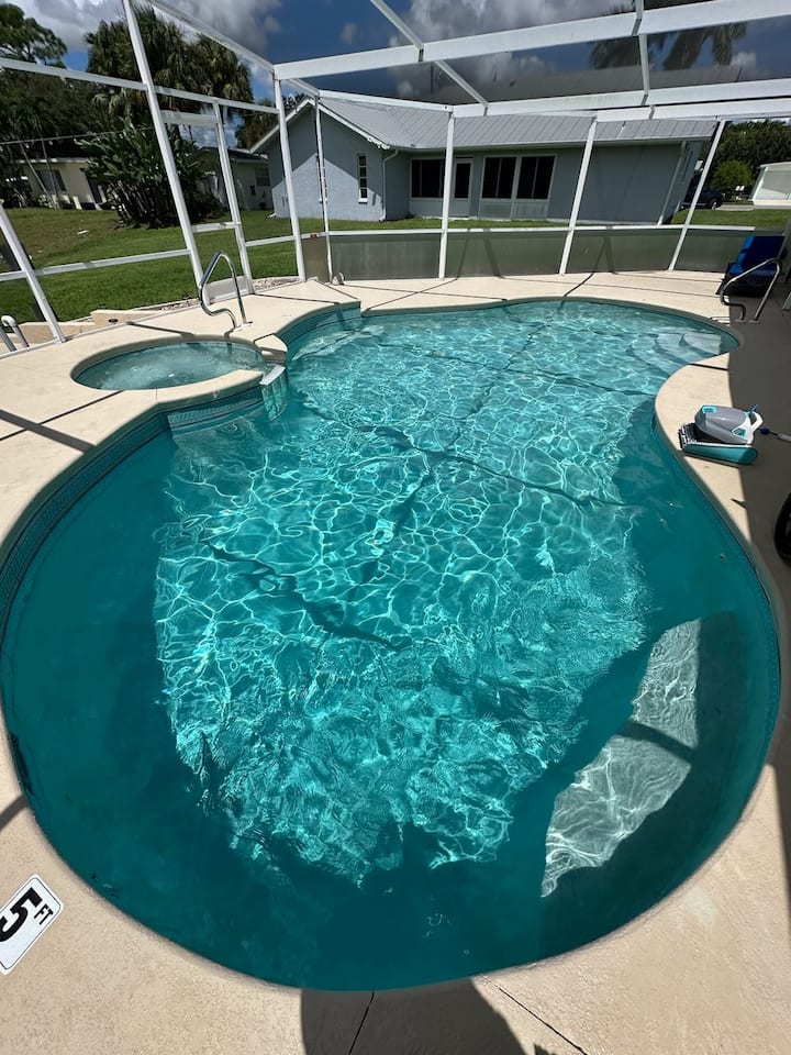Heated Pool Getaway At Utopia M&d - Fort Myers, FL