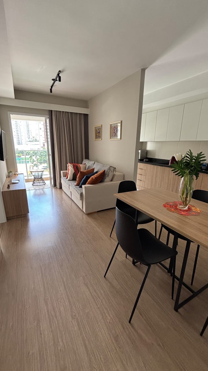 Apto Com Sacada Na Gleba Palhano - Londrina