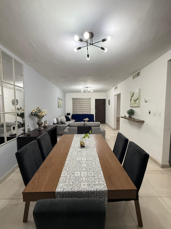 Casa Confortable Con Amenidades - Torreón
