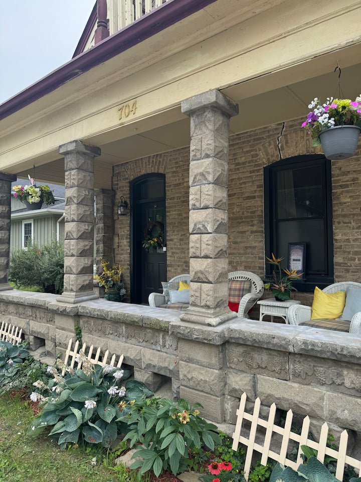 Large Victorian Home Near Beach - 포트 엘긴