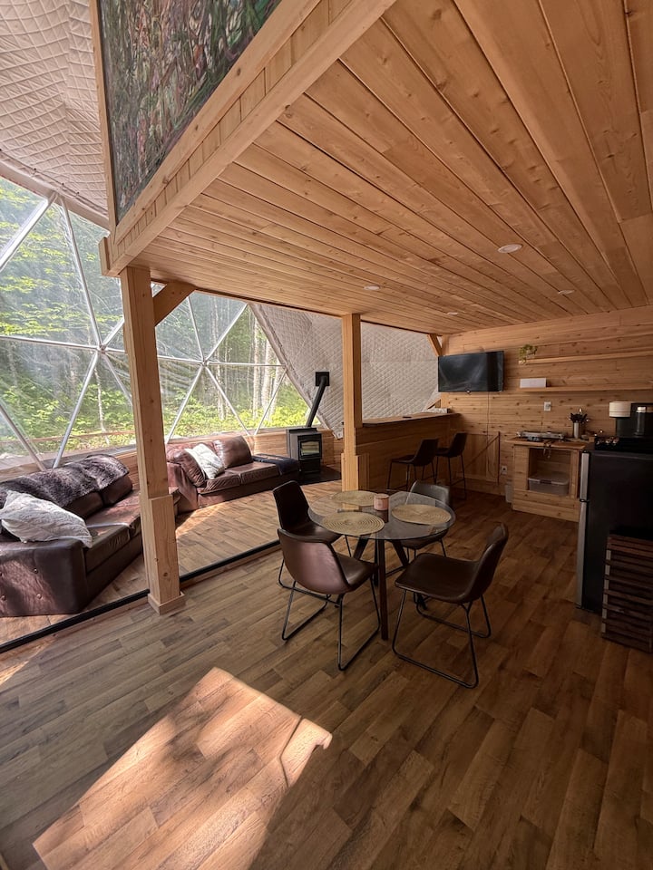 Woodlands Dome + Private Hot Tub - New Brunswick