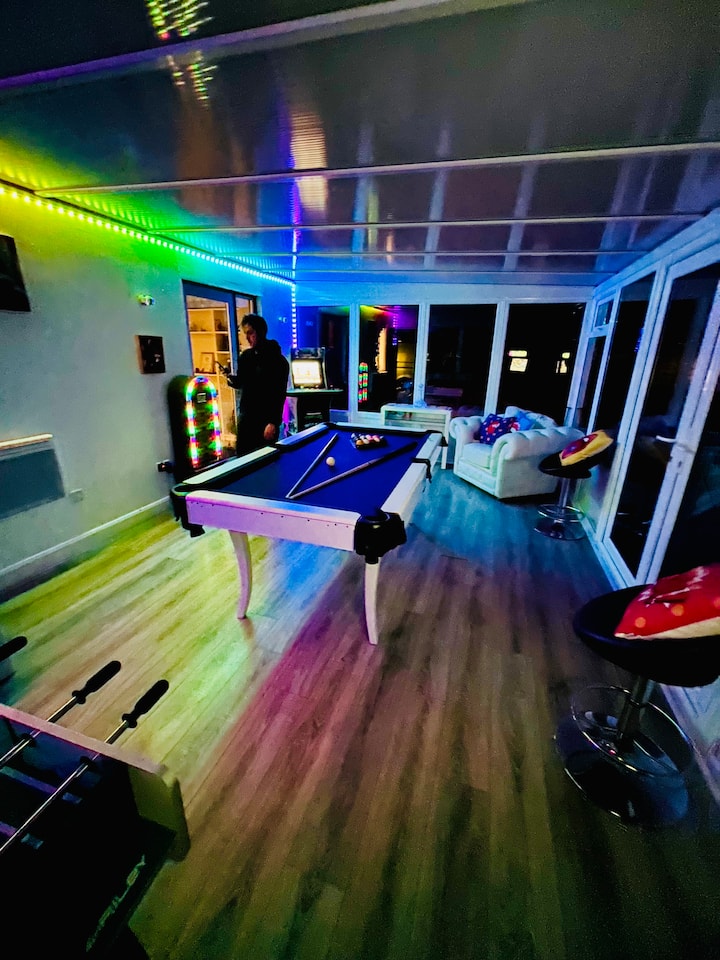 Secluded Farm Views, Exclusive Fun House - Angleterre