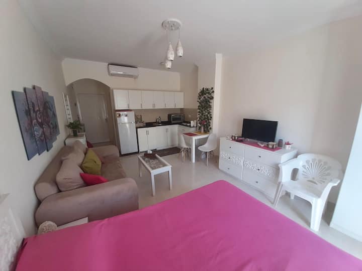 Jasmine's Pink Apartment In Sheraton Plaza - Hurgada