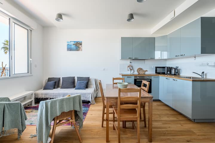 Le Phare: T3  Front  Mer, 5 Mn Plage/parking/ Clim - La Ciotat