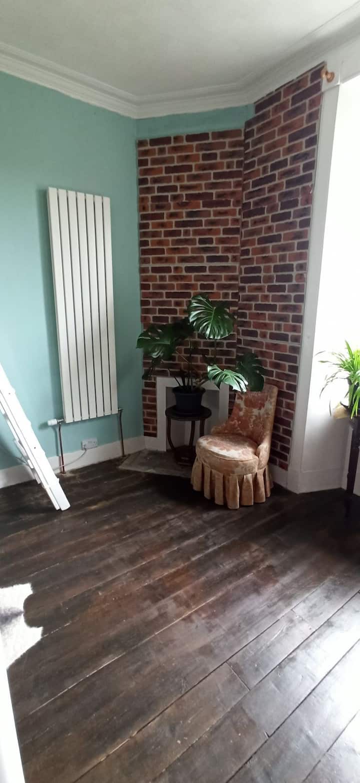 Central One Bedroom Flat - Cosy & Leafy - Edimburgo