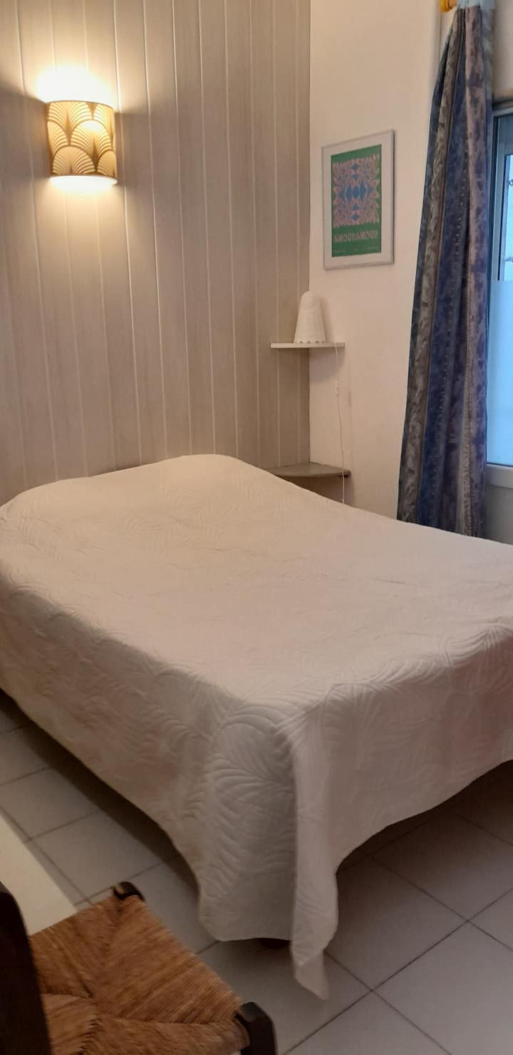 Petit Nid Cosy Rez De Chaussée Centre Fleuri - Mèze