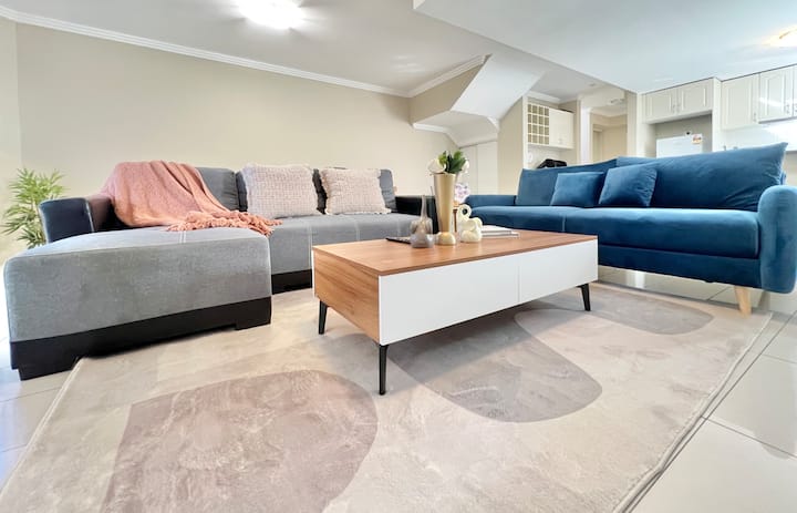 Spacious Home Very Close To Hospital & Parra Park - Blacktown