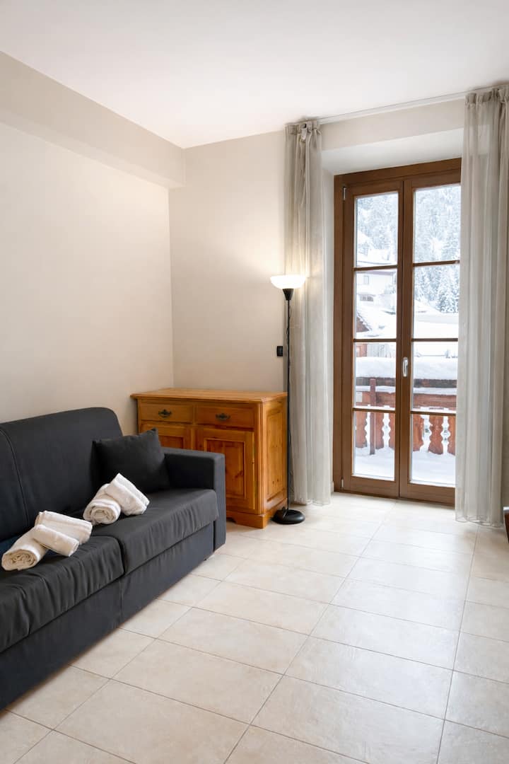 Hostdomus - Mughetto Apartment - Sauze d'Oulx