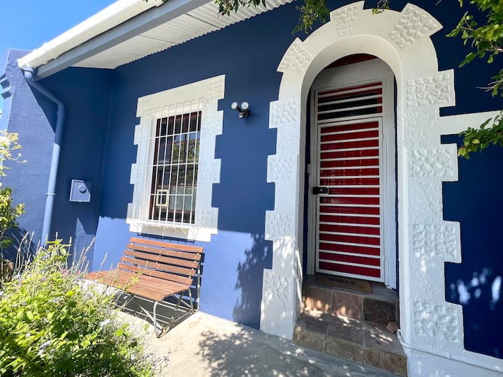 Colorful Heritage Home In Upper Woodstock - Cape Town