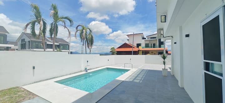 Summit 48 Pool Villa 5r5b 16pax 4car Ktv Pool Game - Ipoh